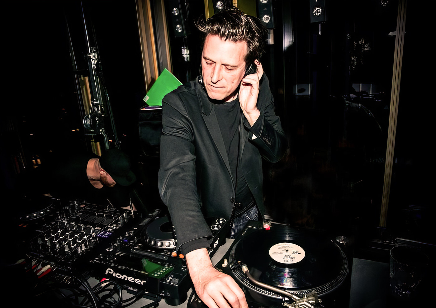 DJ Maestro - For the love of jazz and vinyl